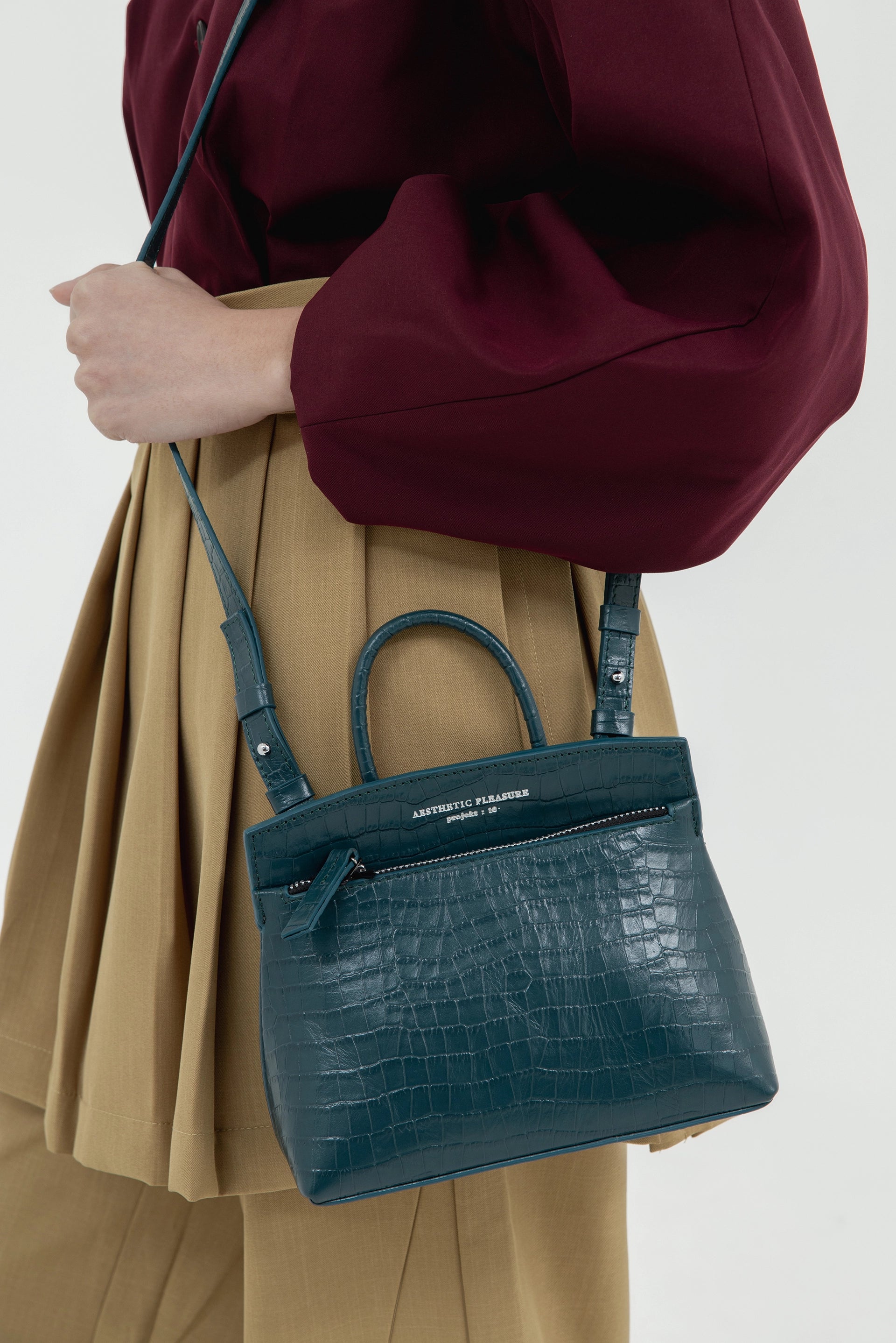 MINI ACE CROC – iamarchives